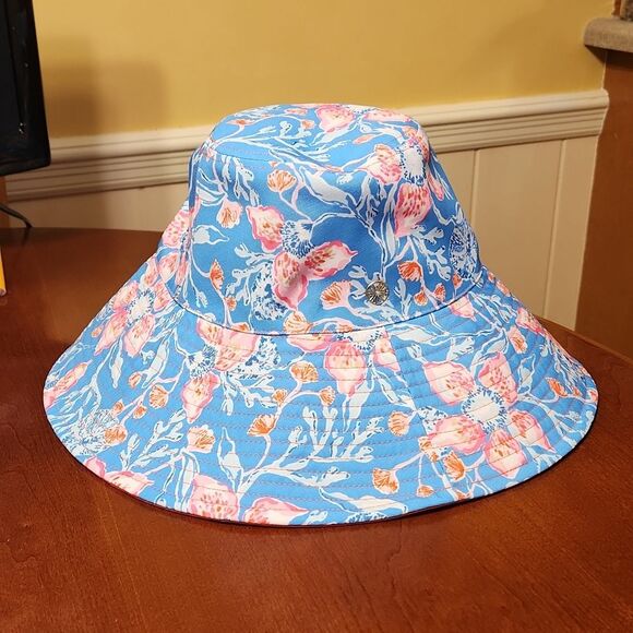Lilly Pulitzer | Accessories | Lilly Pulitzer Reversible Upf 5 Sun ...